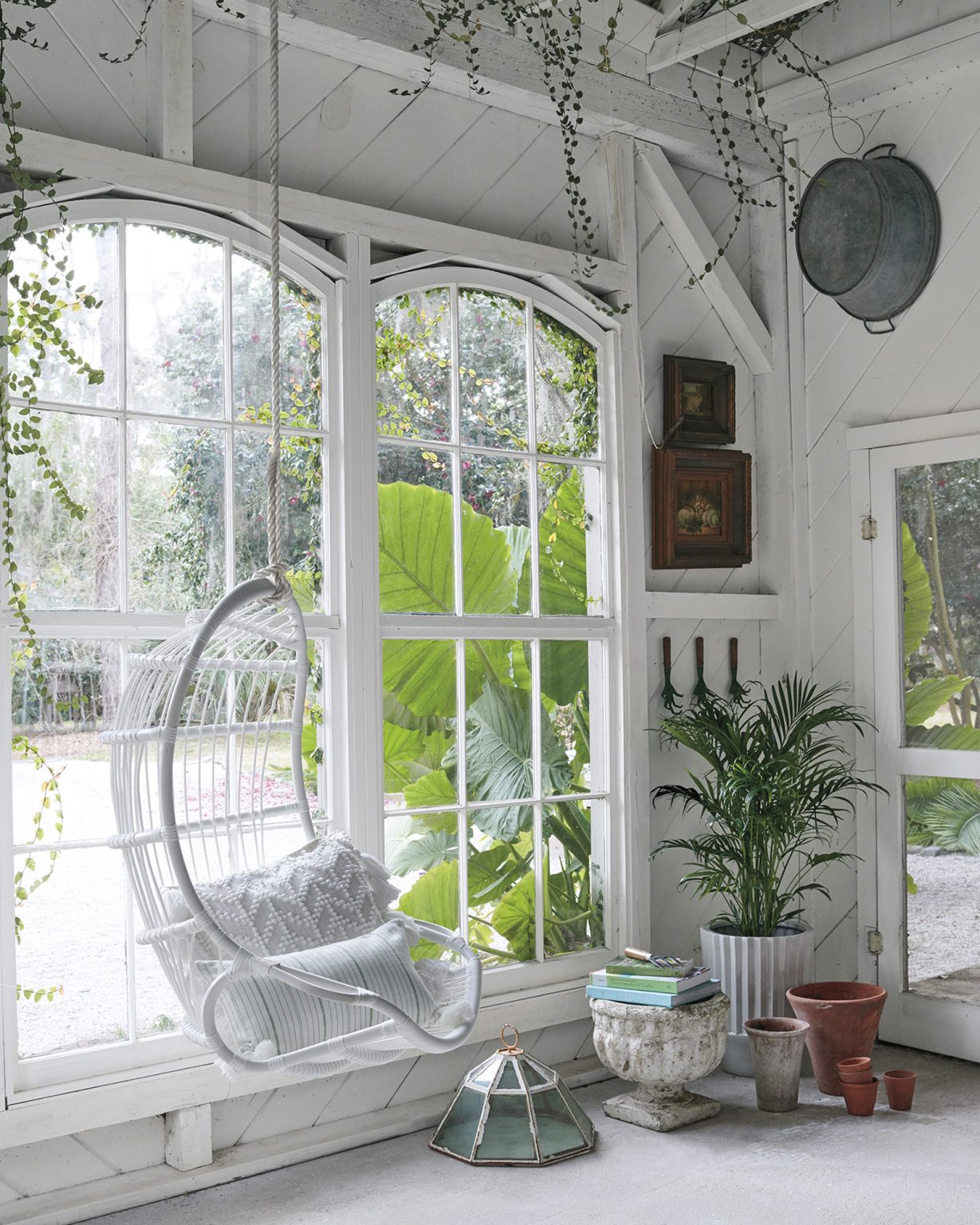 Indoor Hanging Egg Chairs - Stylish Design Furniture for Your Living Room